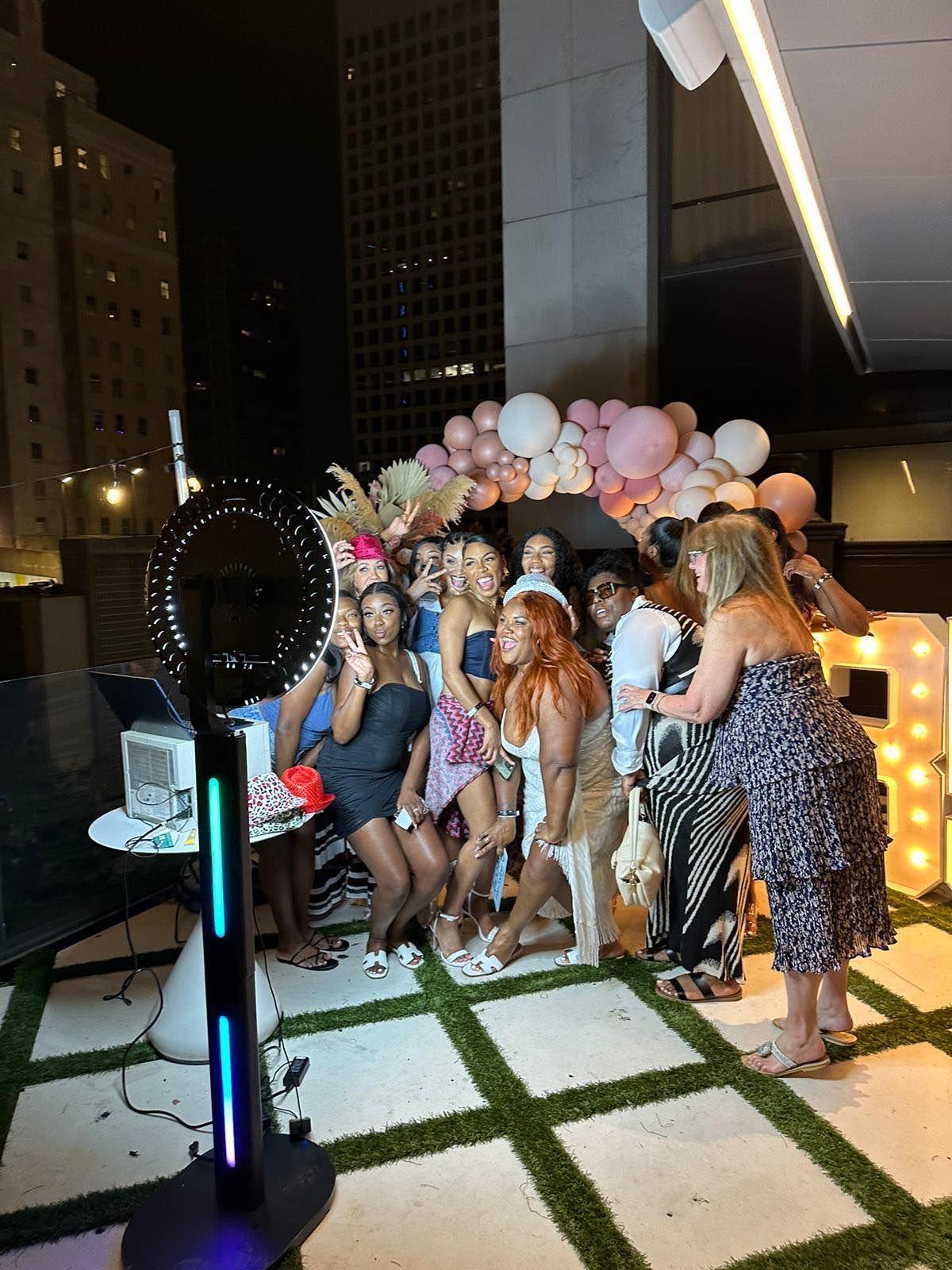 How to Rent an Affordable Photo Booth for Your Houston Wedding